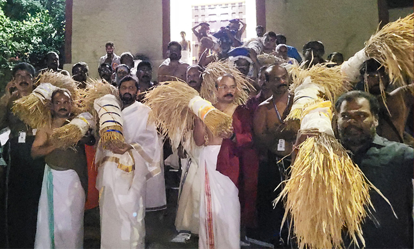 ശബരിമല നട തുറന്നു; ഇന്ന് നിറപുത്തരി | Niraputhari today; Sabarimala ...