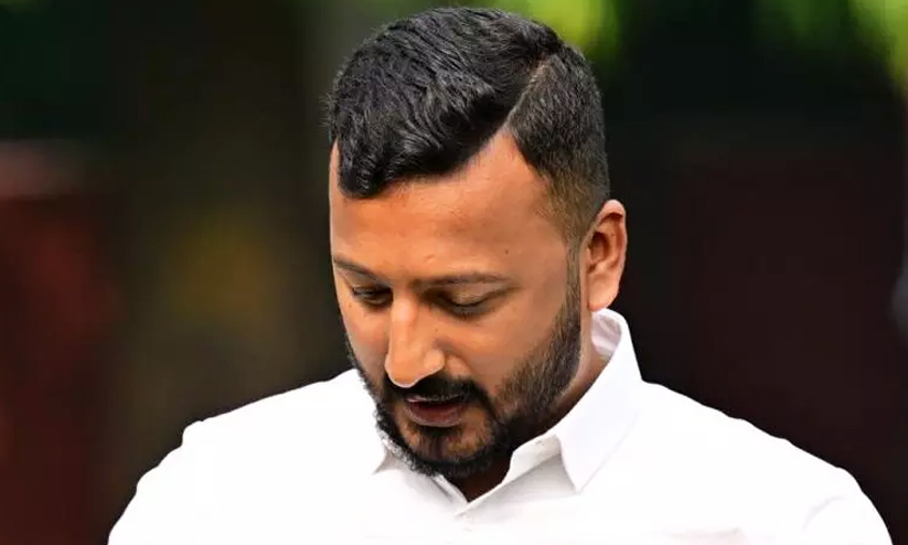 രാഹുൽ വീണു, യൂത്ത് കോൺഗ്രസിനെ ആര് നയിക്കും‍?; ബക്കറ്റ് ലിസ്റ്റിൽ ആറു പേ ...