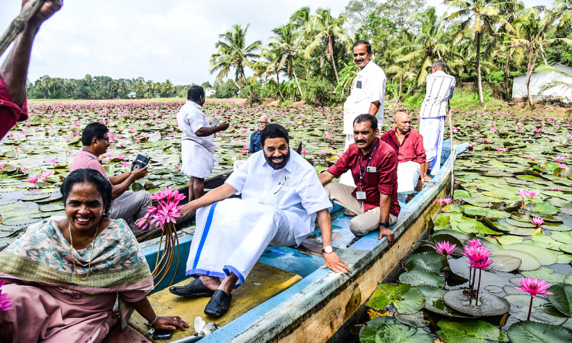 അയ്മനത്ത് ആമ്പൽ ടൂറിസം ഫെസ്റ്റിന് തുടക്കം | water lilly Tourism Fest ...
