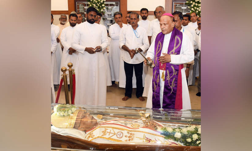 മാര്‍ ജേക്കബ് തൂങ്കുഴിക്ക് കോഴിക്കോട്ട് അന്ത്യനിദ്ര | Mar Jacob ...