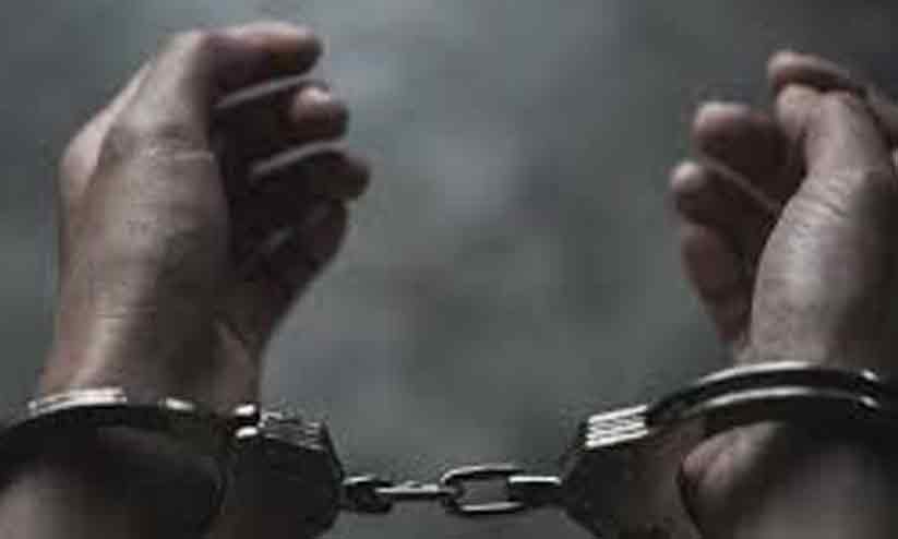 കുവൈത്തിൽനിന്ന് ഇന്ത്യയിലേക്ക് സ്വർണം കടത്തിയയാൾ പിടിയിൽ | Man arrested ...
