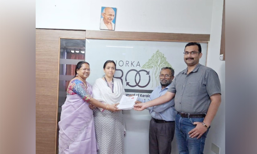 നോർക്ക കാർഡ് അപേക്ഷകൾ കൈമാറി | NORKA card applications handed over ...