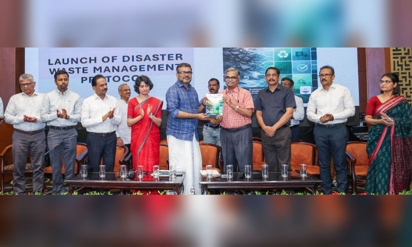 ഉരുൾ ദുരന്തം; വയനാടിന്റെ മാലിന്യസംസ്‌കരണ മാതൃകക്ക് അംഗീകാരം | Landslide ...