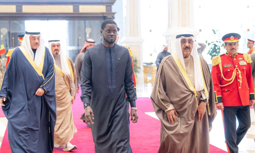 ഔ ദ്യോ ഗി ക സ ന്ദ ർ ശ നം; സെ ന ഗ ാൾ പ്ര സി ഡ ന്റ് കു വൈ ത്തി ൽ ഊ ഷ്മ ള ...