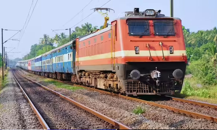 വൃത്തിഹീനമായ ടോയ്‍ലറ്റ്; പരാതി പറഞ്ഞ യാത്രികനെ ട്രെയിനിൽ നിന്നും ...